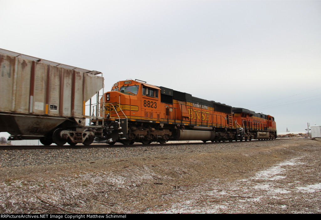 BNSF 8823
